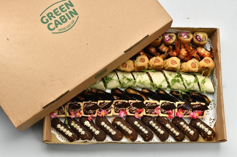 Cocktail Platter (60 Pcs) - Green Cabin